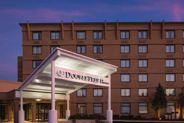 Close To Laurel Park With On-site Dining & Gym - Maryland