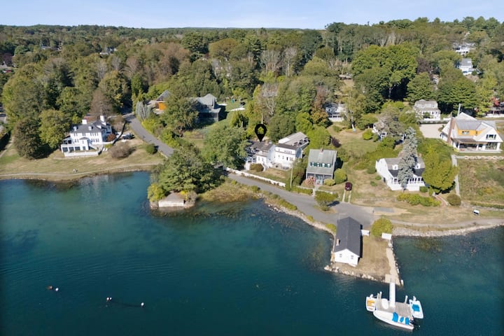 Historic Waterfront Home In York Harbor Sleeps 17 - Maine