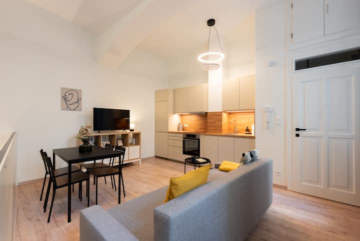 Eclectic And Design Duplex In The Heart Of Prague - Praga