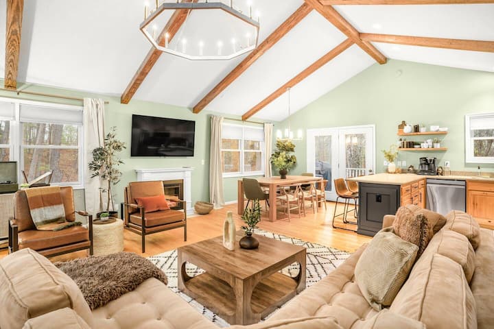 Luxe Design, Hot Tub, Sauna, Sleeps 14, Pets Ok - Shenandoah, VA