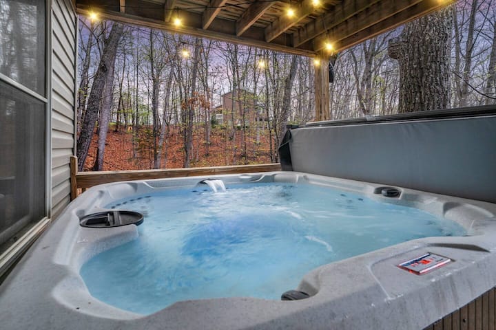Luxe Design, Hot Tub, Sauna, Sleeps 14, Pets Ok - McGaheysville, VA
