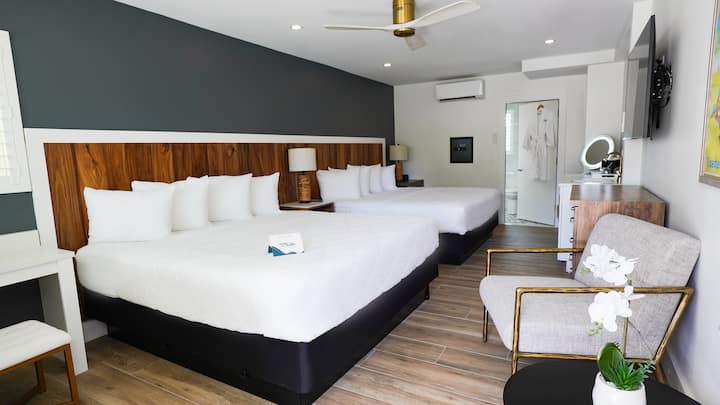 Ivory Sands Beach Suites - Double King Suite - Indian Rocks Beach, FL