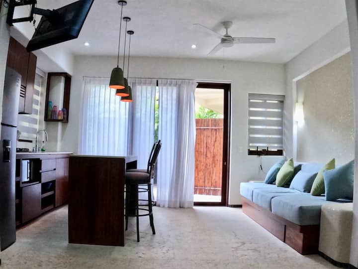 Modern Condo Walking Distance To Beach And Town - Zihuatanejo