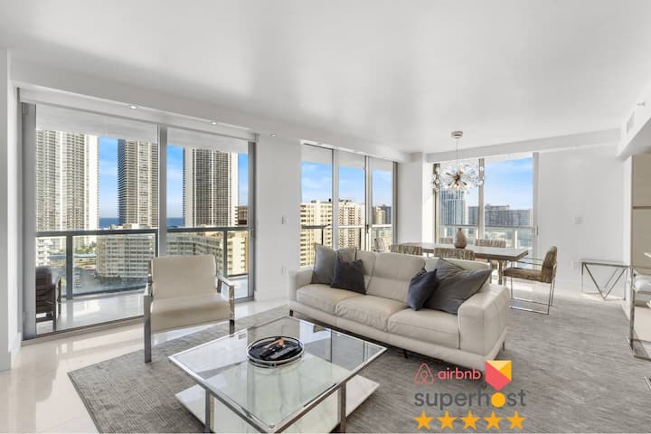 Elegant Florida Escape With Ocean Views And Beach - Aventura, FL