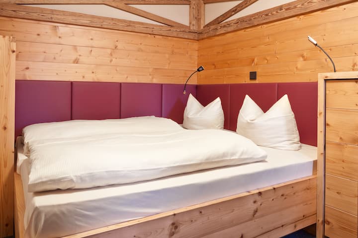 Alpine Chalet For Up To Four People - Neubeuern