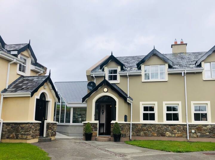 3 Bedroomed House Minutes' Walk From Kenmare Town - Kenmare