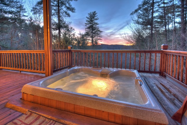 Blue Ridge Bliss - Hot Tub, Lush Views, And Games! - Mineral Bluff, GA