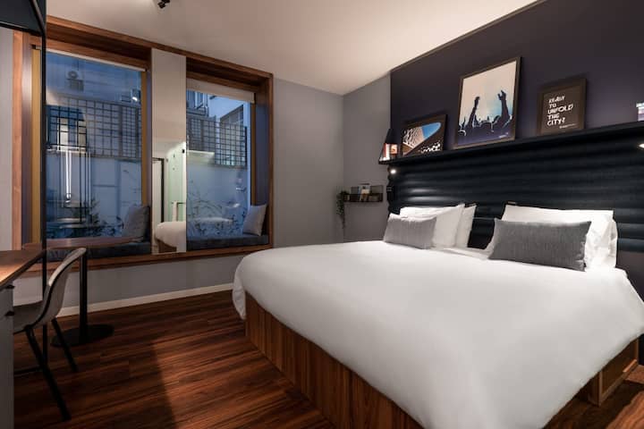 King-size Comfort | Unwind In Style - Centraal Station Antwerpen