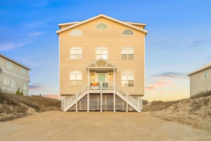 10br Beach House With Pool & Hot Tub - Virginia Beach, VA