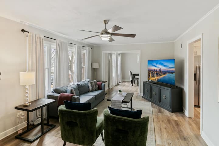 Modern Home Near Dt Libertyville And Naval Base - Lake Forest, IL