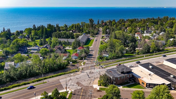Lakeside Condo | Minutes From Downtown Duluth - Duluth, MN