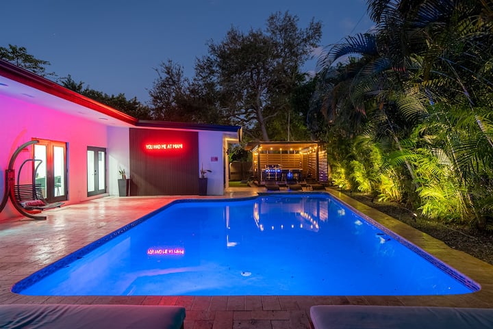 Miami Escape - 5bd W/ Pool, Billiards, Mini Golf - North Miami, FL