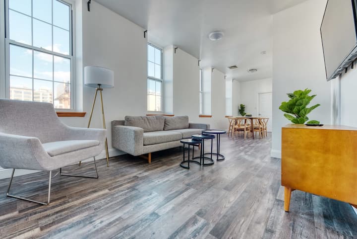 Stairway | 3br Apt W W/d Ideal For Groups - Society Hill - Philadelphia