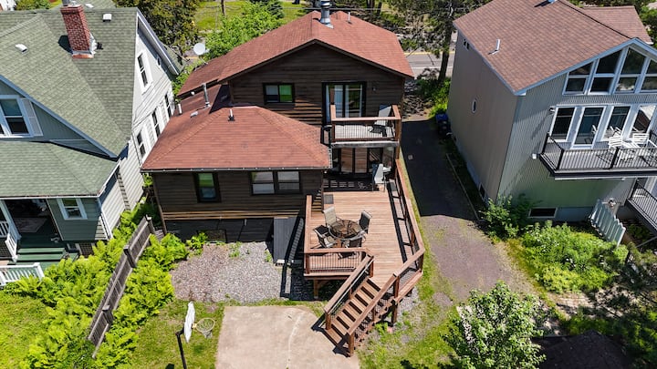 Beautiful Home Next To Canal Park & Beach - Duluth, MN