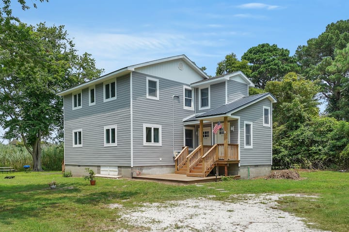 Escape At Deep Hole Hideaway - Pet Friendly Home - Chincoteague, VA