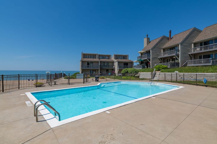 Welcome To Harbours #44  The Newly Updated Condo - South Haven, MI
