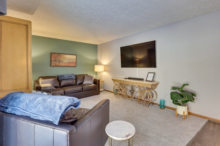 Akron Home W/ Deck: Walk To Towpath Trail! - アクロン, OH