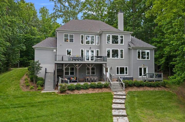 Ruby Arrival By Socharm | Luxury On Lake Norman - Mooresville, NC