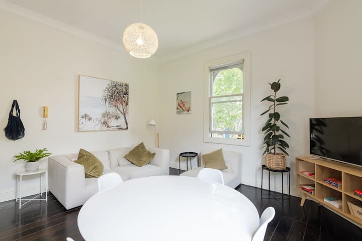 Surry Hills Chic Right On Crown St - Surry Hills