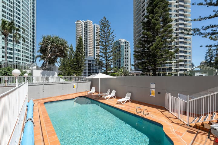 Ocean View Apartment - Steps To Beach - Gold Coast