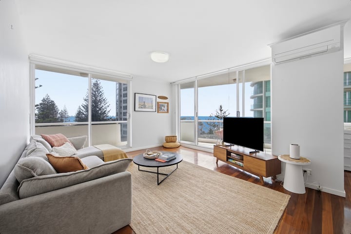 Beach Living | Ocean Views, Pool, Parking - Gold Coast