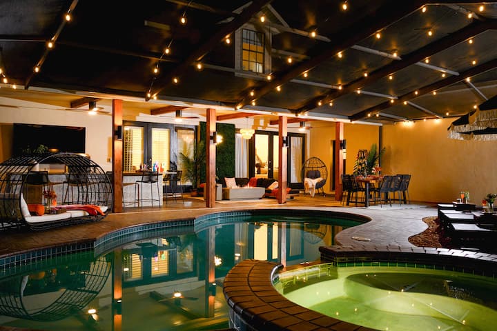 Exciting Valrico Villa W/ Private Pool & Game Room - Tampa, FL