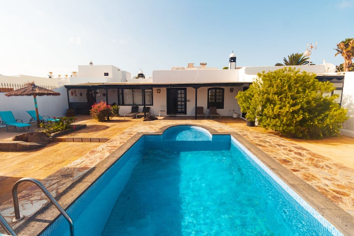 Luxury Villa Alfred Puerto Del Carmen - Puerto del Carmen