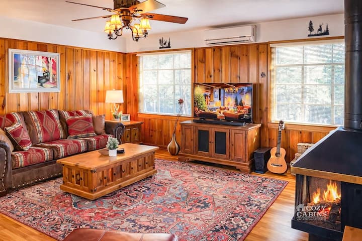 Elk Crossing | Walk To Midtown •Hot Tub • Sleeps 8 - Ruidoso, NM
