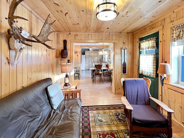 Pine Cone Cottage - Moosehead Lake, ME