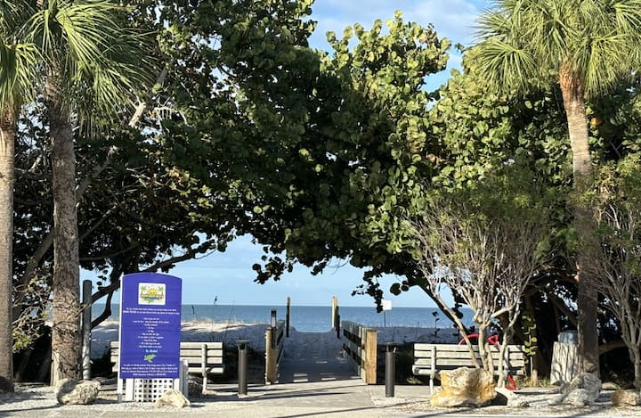 Seaside Retreat Cottages #4 - Indian Rocks Beach, FL