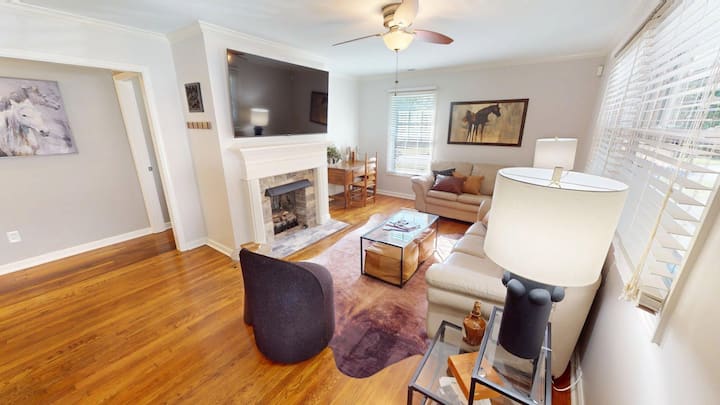 Keeneland/airport/downtown Tulsa Time! - Lexington, KY