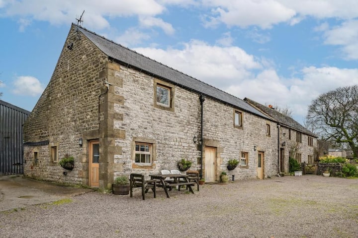 Host & Stay | The Barn - Upper Farm - Castleton