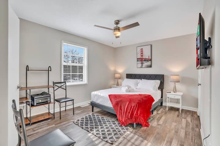 Redranch-300mbps Wifi-workspace - Clarksville, TN