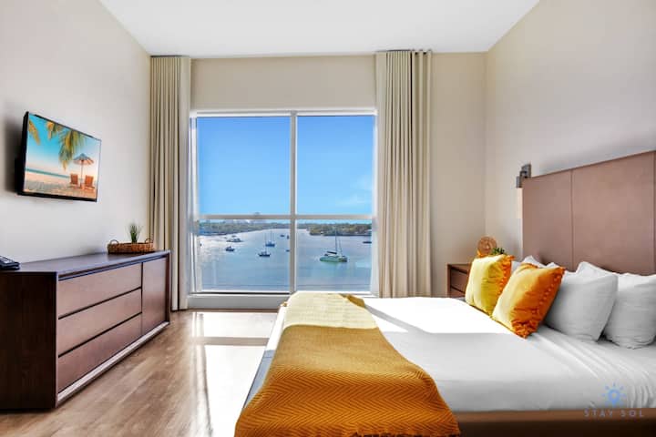 Bay View | Rooftop Pool + Gym | Hollywood Beach - Hollywood, FL