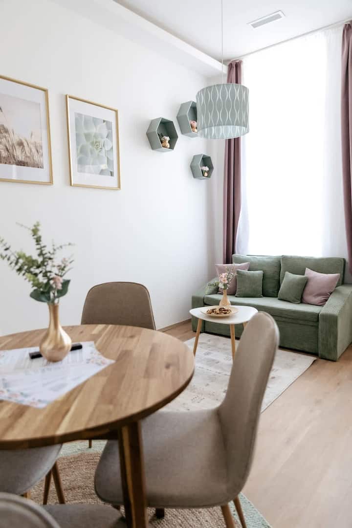 Luxury 1 Bedroom Stylish Apartment In The Center - Budapest