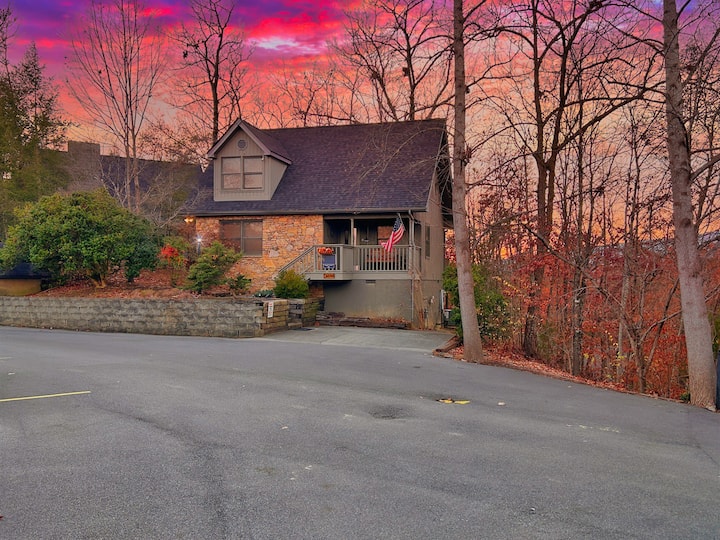 Cozy Cabin Retreat! 1 Mile To Pigeon Forge - Pigeon Forge