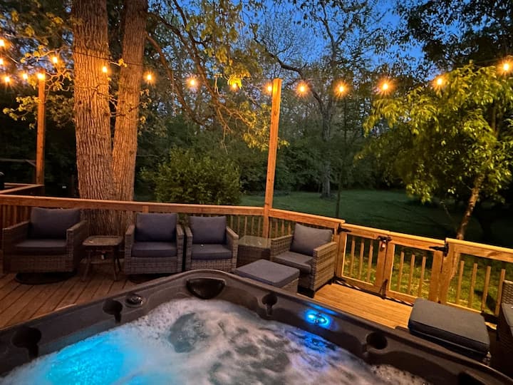 Private Pickleball Court, Seats For All, See Deer - Oswego, IL