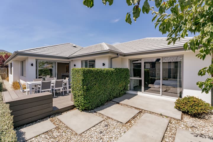 Southern Lakes Escape - Queenstown Holiday Home - Arrowtown