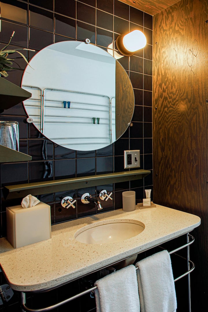 Classic Clean Lines And Fully Stocked Minibar - Chicago, IL