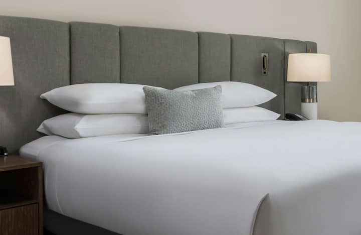 Serene Seaside Escape With Village Views - Del Mar, CA