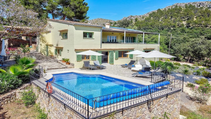 Super Family Villa, Light, Spacious, Relaxing Area - Pollença