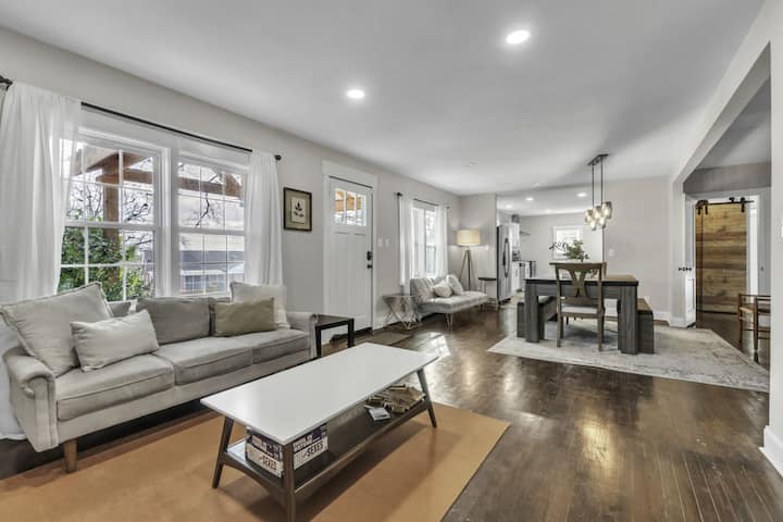 4bed Home - 1 Mile To Downtown - Spacious Yard - Spartanburg, SC