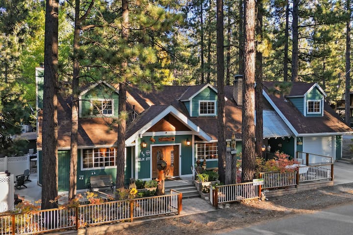 Charming 5 Bedroom: Spa!a/c!pooltable!firetable! - Big Bear Lake, CA