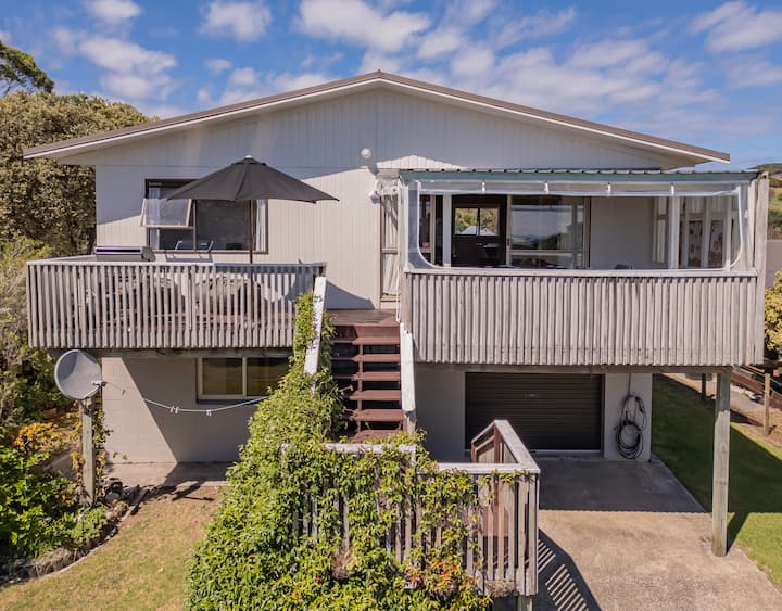 Sunsets And Surf - Whangapoua Holiday Home - Coromandel