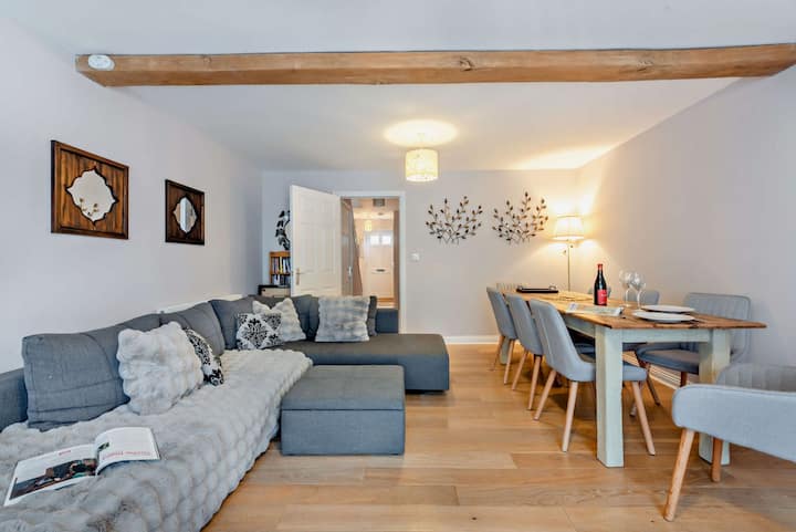 Stylish Cottage With A Log Burner - Callow Cottage - Bourton-on-the-Water