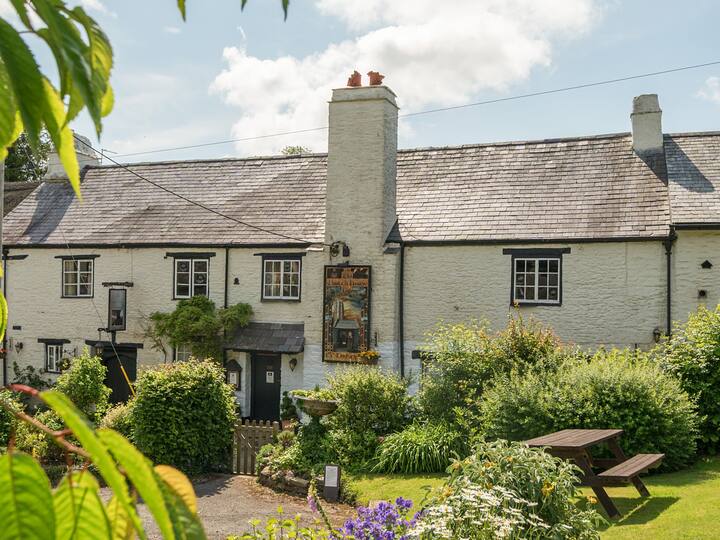 The Old Church House - Newton Abbot