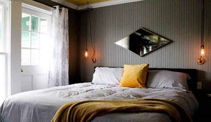 2 Units | King Room W/ Balcony At Shelburne Hotel - Long Beach, WA
