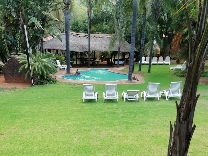 Deluxe 8-sleeper Self-catering Chalet - Phokeng