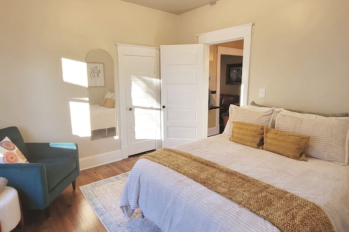 Cozy 2br | Near Msu | Dog Friendly | Firepit - Springfield, MO