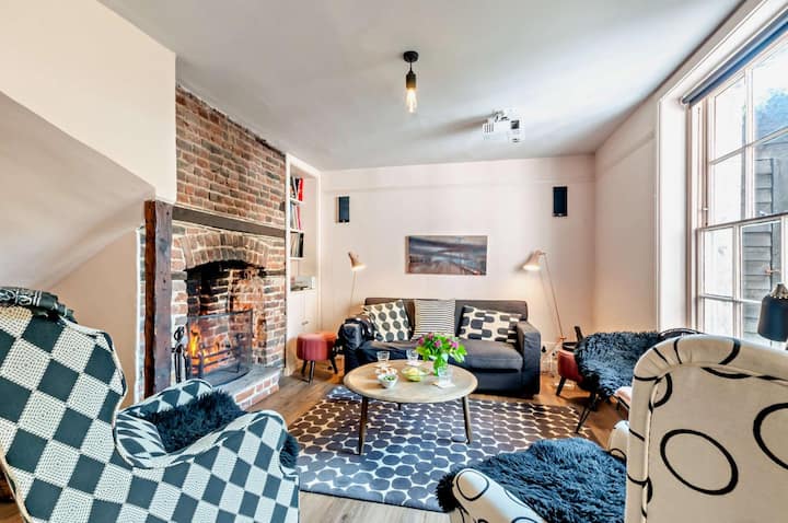 4 Bed In Deal (Oc-t27578) - Deal